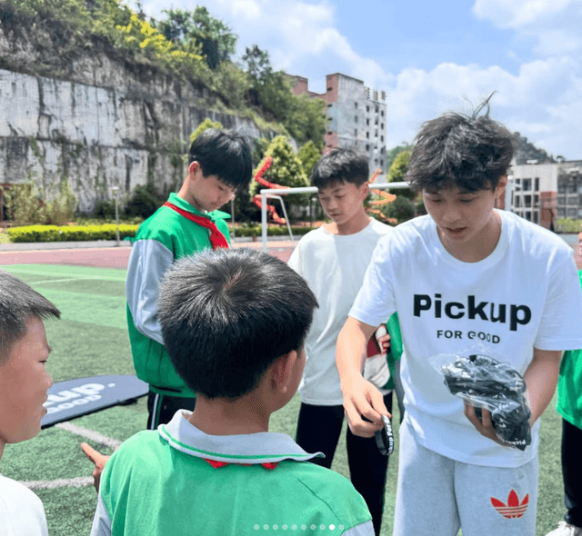 Pickup: Play & Host Sports